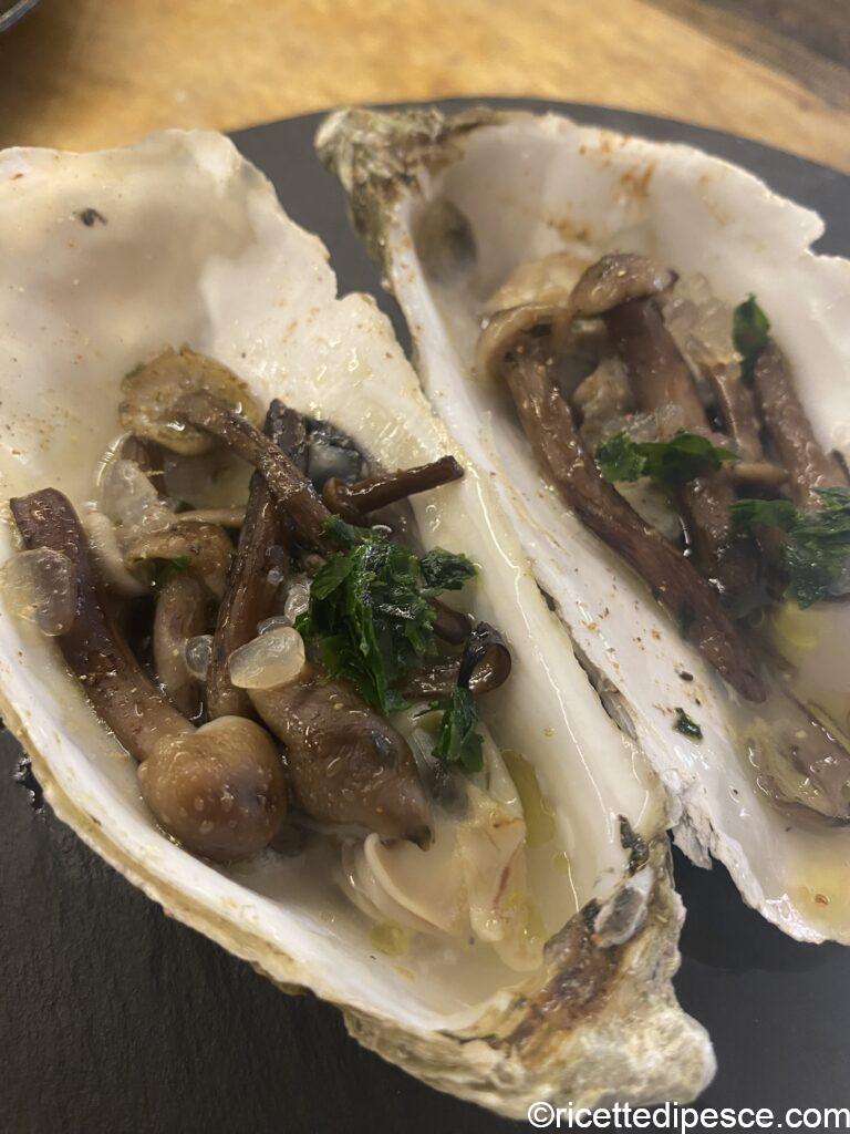 Ostriche al forno con funghi chiodini | Ricette di pesce