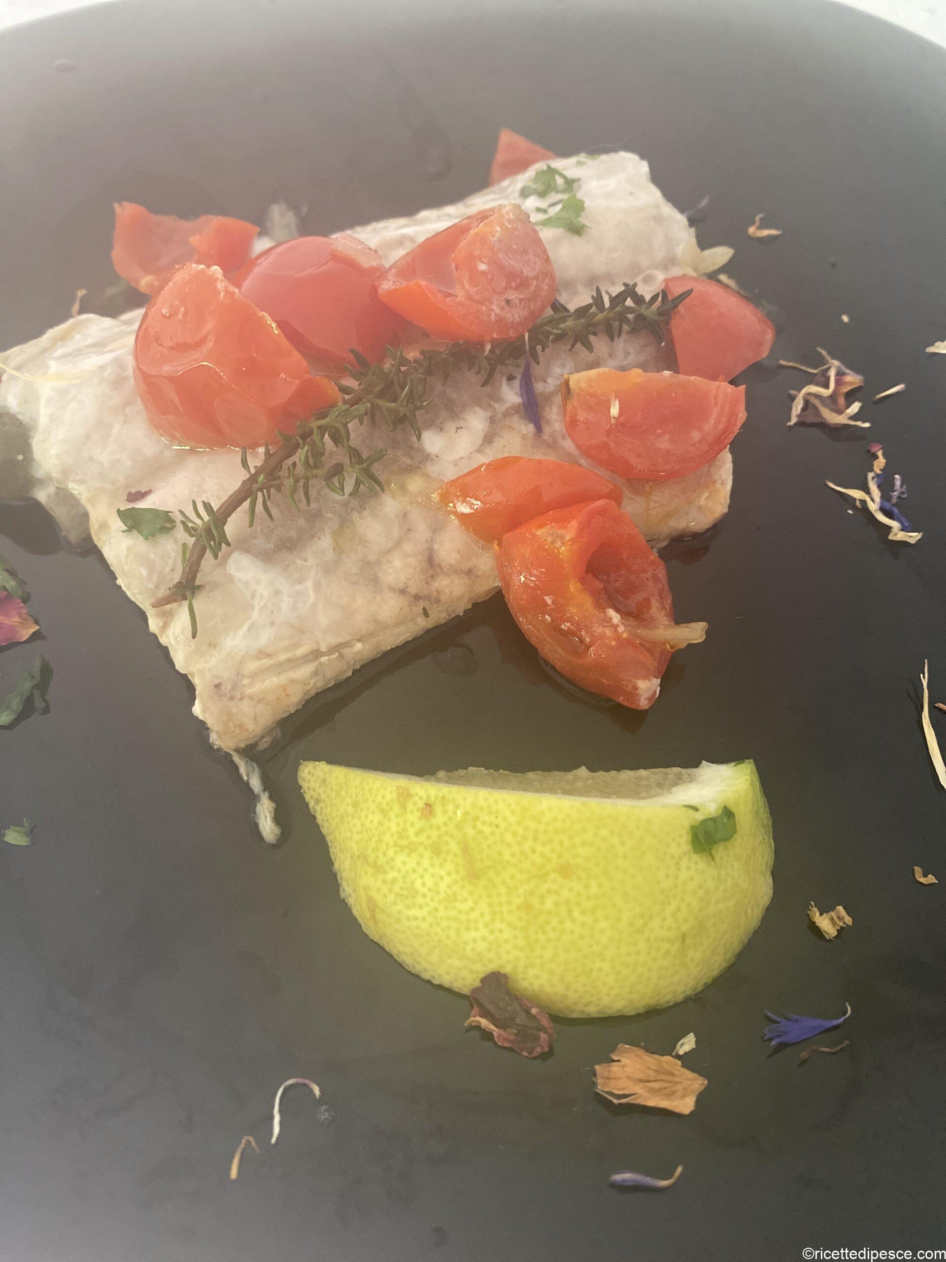 Lampuga in padella con pomodorini e timo | Ricette di pesce