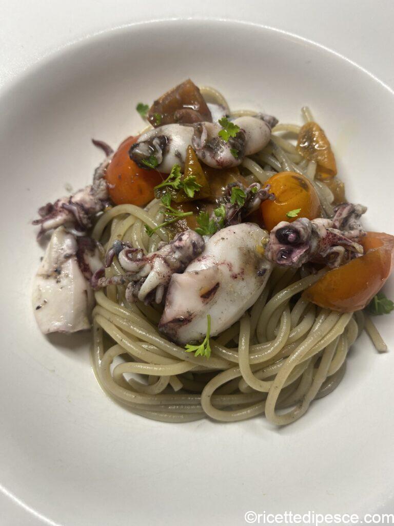 Spaghetti con calamaretti | Ricette di pesce